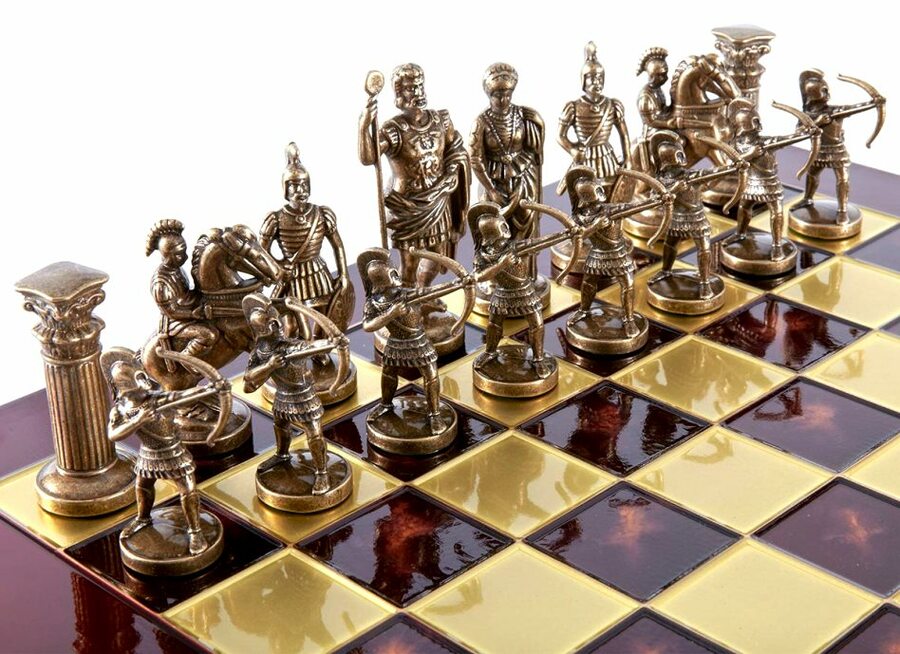 Пазл «Шахматные фигуры античных воинов из 204 элементов Собрать онлайн пазл №282321